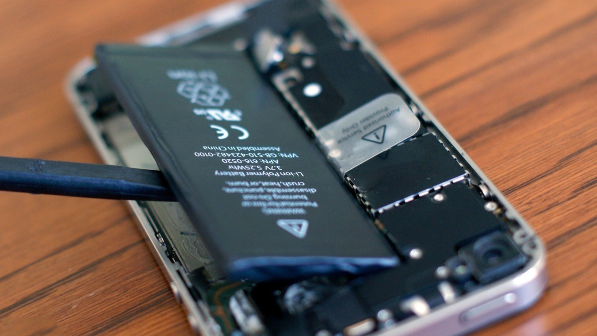 Troca de bateria do iPhone no Brasil: preço e dicas - Hardware