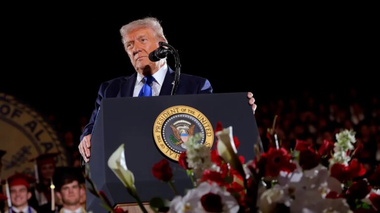 Trump afirma que líderes de tecnologia "estão beijando sua bunda ...