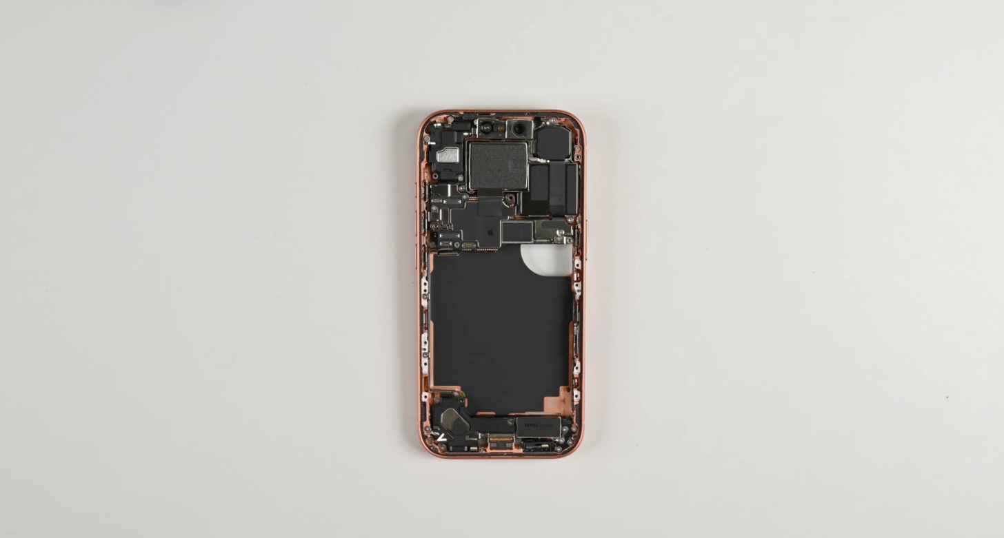 iPhone 17 Pro facilita troca de bateria, mas complica outros reparos