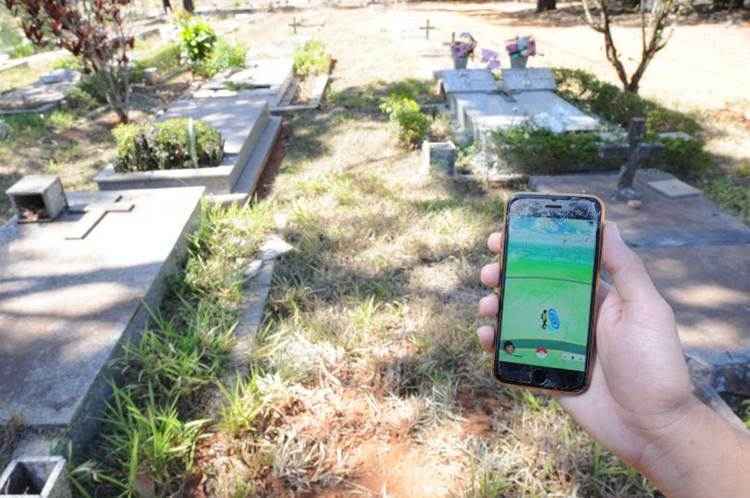 Relembre a histeria do lançamento de Pokémon Go no Brasil: caçadas em ...