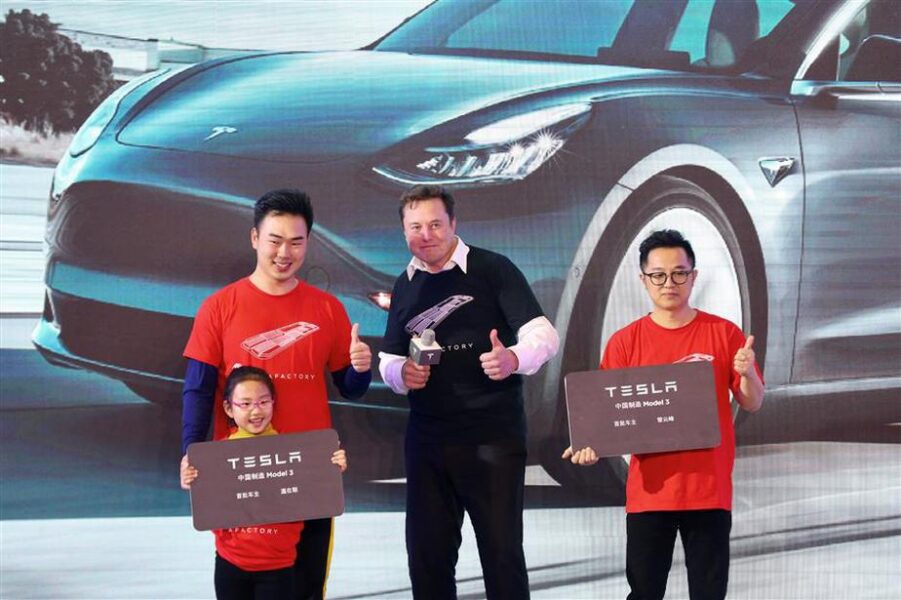 China bane carros da Tesla em bases militares temendo espionagem ...